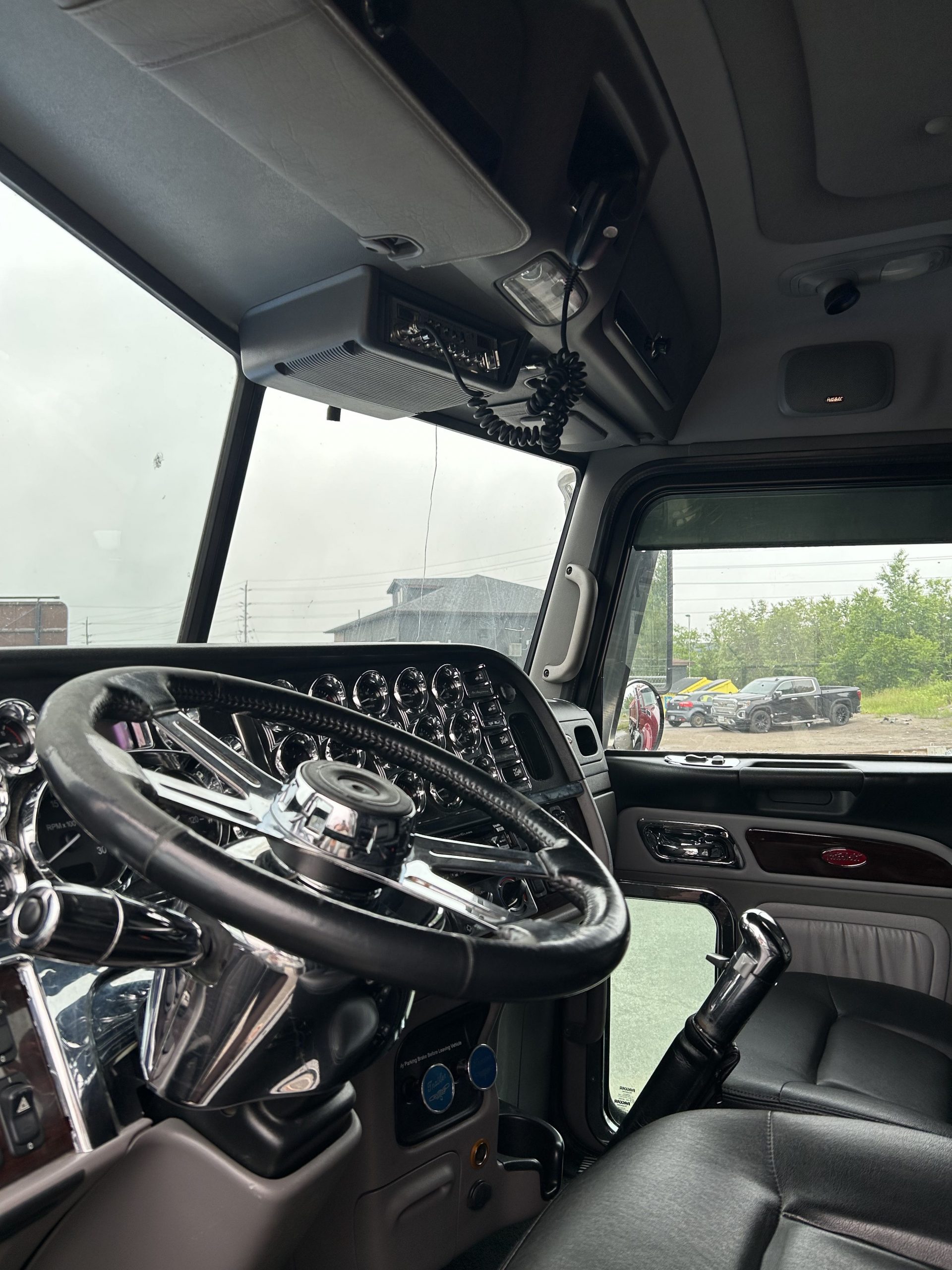 2017 Peterbilt 389 - I-3225 - Eagle Equipment