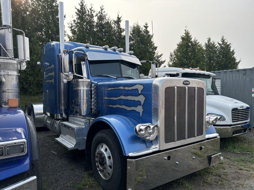 2017 Peterbilt 389 - I-3225 - Eagle Equipment